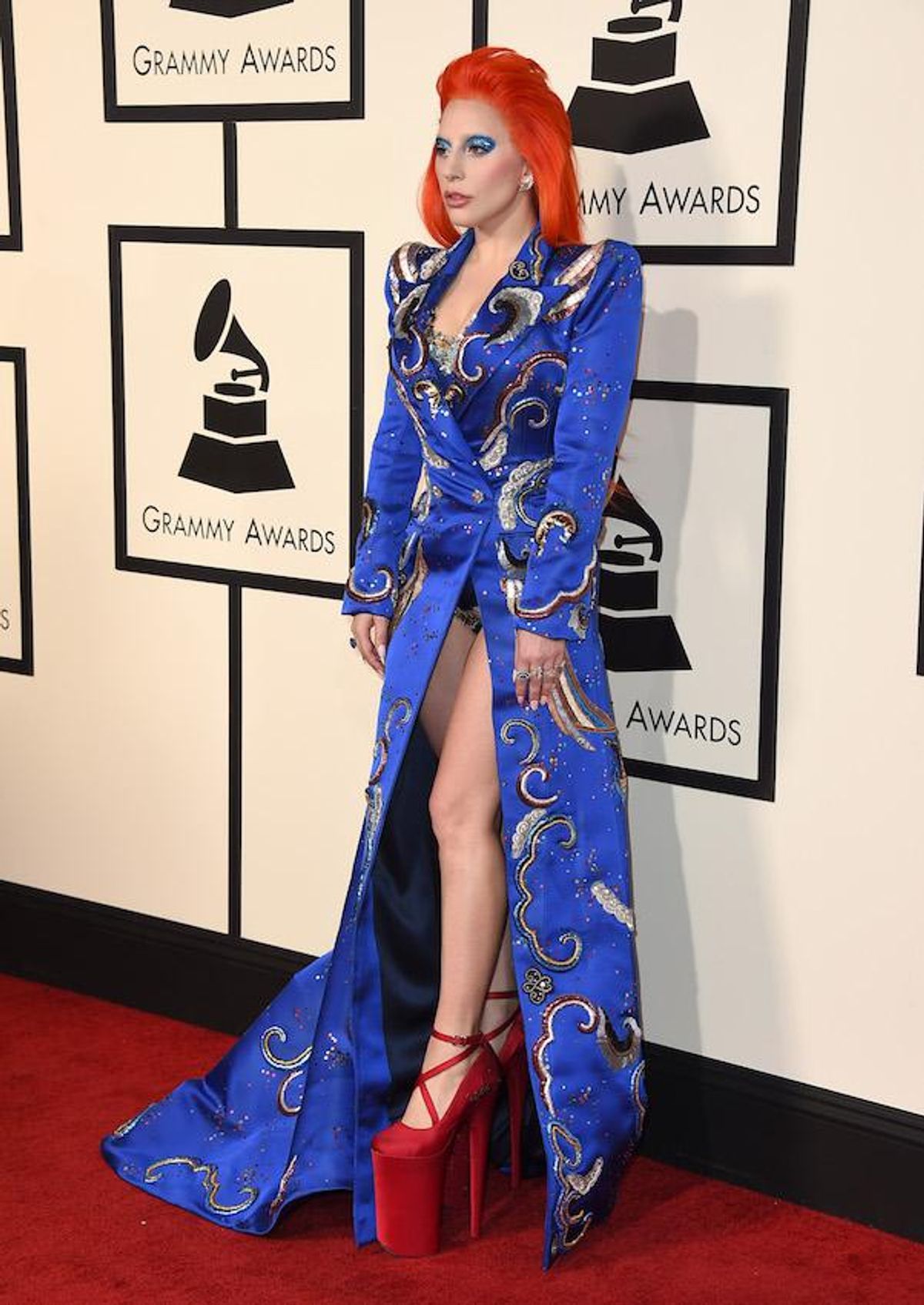 Lady Gaga Pays Tribute to Bowie at the Grammys