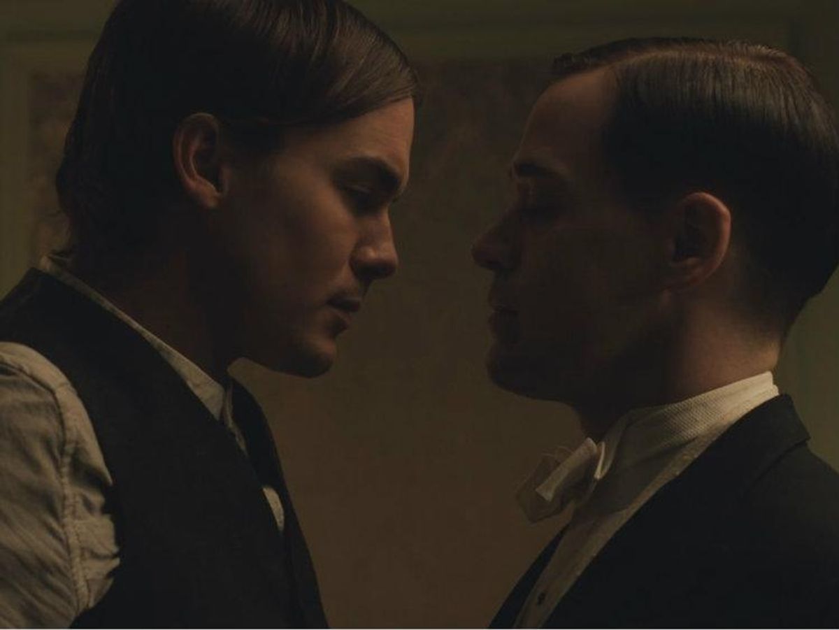 T.R. Knight Shirks Classism Aboard the Titanic To See a Man in ‘Hello ...