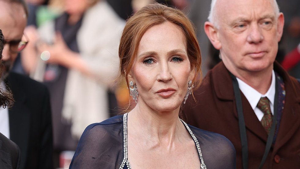 J.K. Rowling Says She'd Rather Go to Prison Than Correctly Gender a ...
