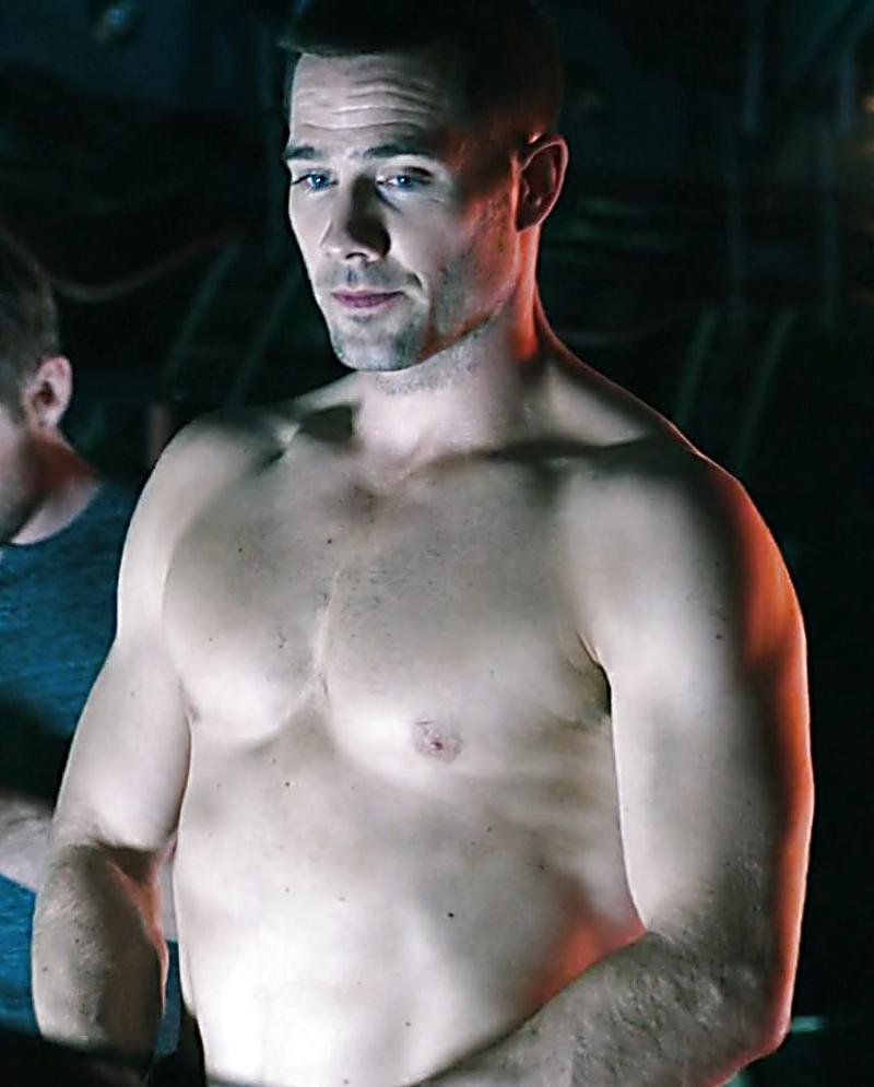 Luke Macfarlane Hot LUKE MACFARLANE SIGNED 'BROS' 8x10 MOVIE PHOTO HOT