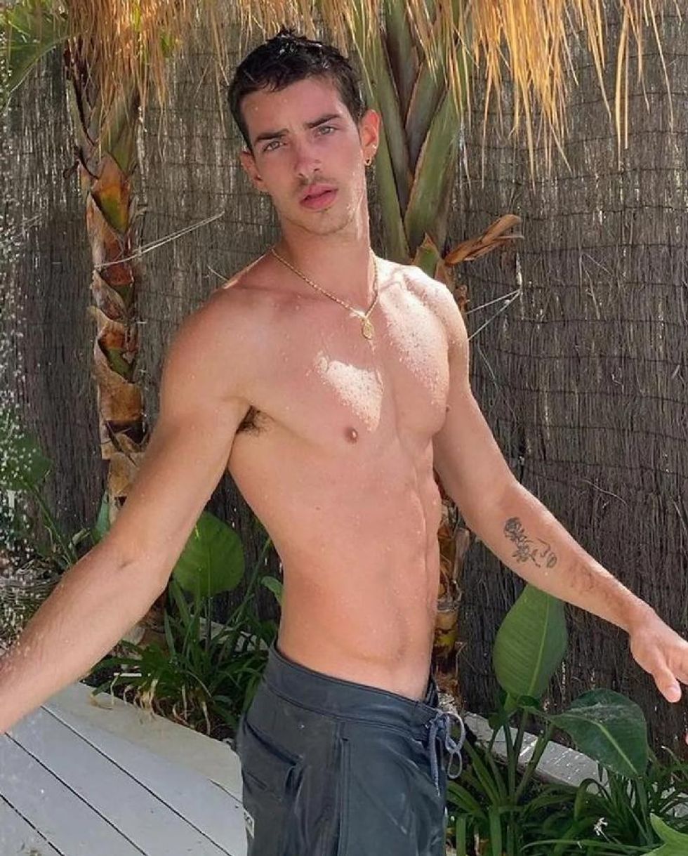 45 Steamy Pics of Manu Ríos From 'Élite' & 'Strange Way of Life'
