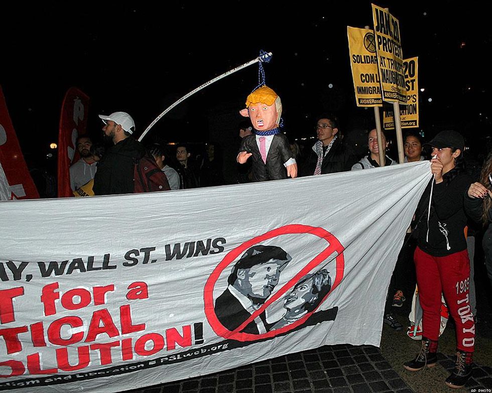 Anti-Trump Protests Spread Throughout the World (Photos)