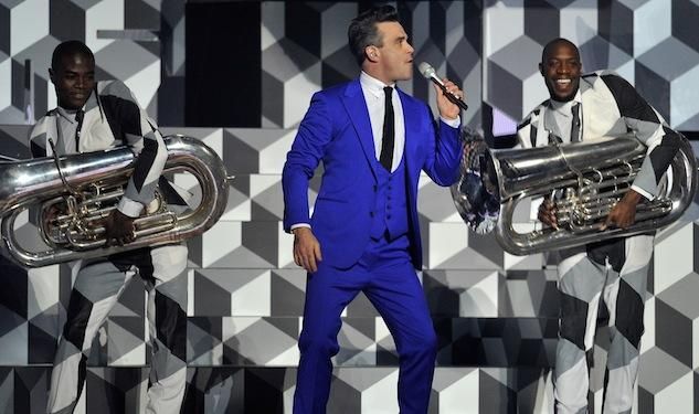 Robbie Williams Shows Off His Dazzling New Suit