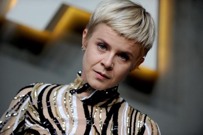 Robyn Debuts New Single on Last Night's 'Girls'