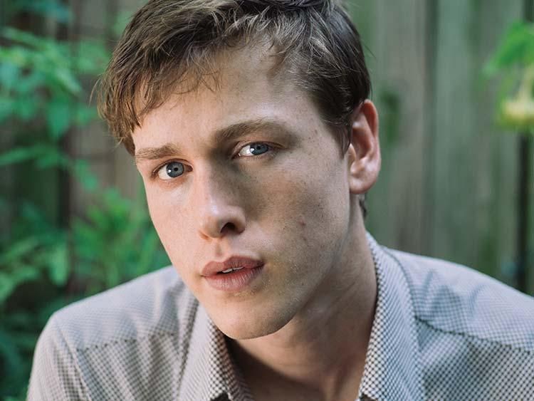 Harris Dickinson on Breaking Through & Baring All in Queer Indie 'Beach ...