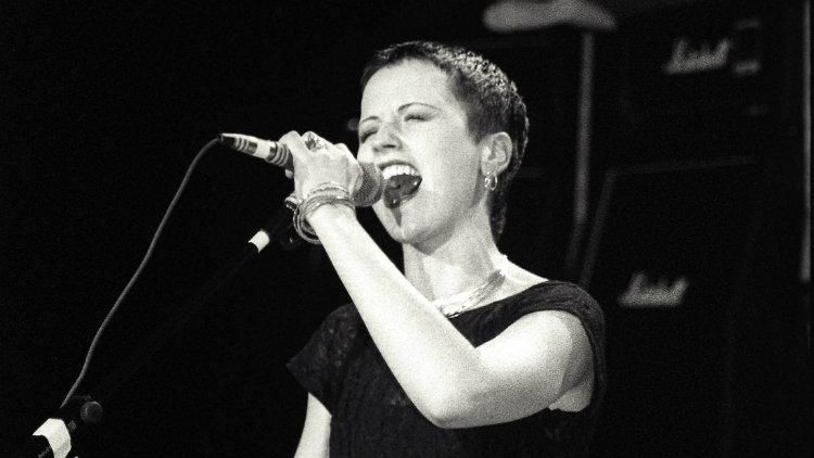The Cranberries’ Lead Singer Dolores O’Riordan Dies at 46