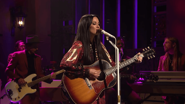 Watch Kacey Musgraves Perform 'Slow Burn' & 'High Horse' On 'SNL'