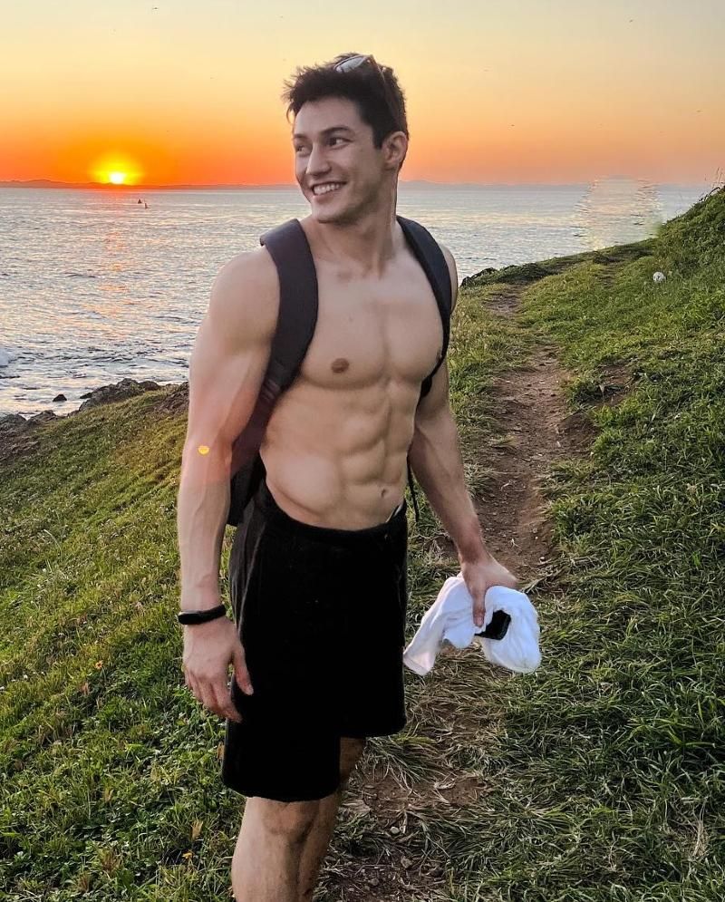 25 Sexy Pics of Brazilian Gymnast Arthur Nory That Deserve a Medal