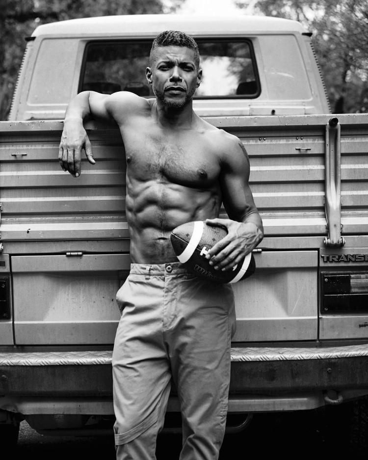 10 Photos of Wilson Cruz Shirtless, Looking Like the Adonis He Is